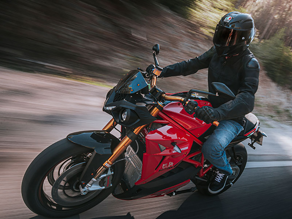 Energica Eva Ribelle 2020 streetfighter: jopa 400 km latauksella ...