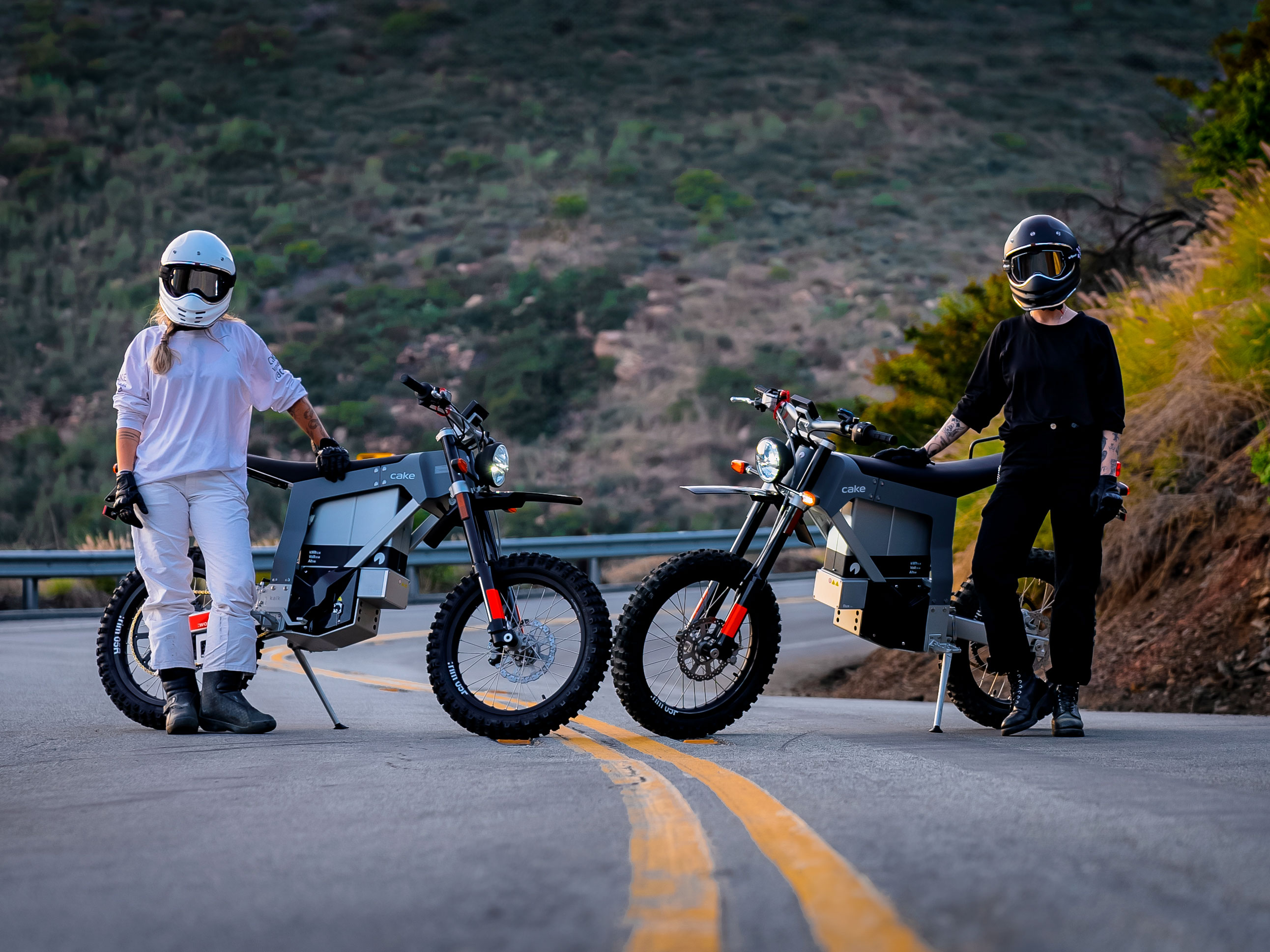 Kaksi naista, kaksi ruotsalaista sähköprätkää ja reitti halki USA:n ...