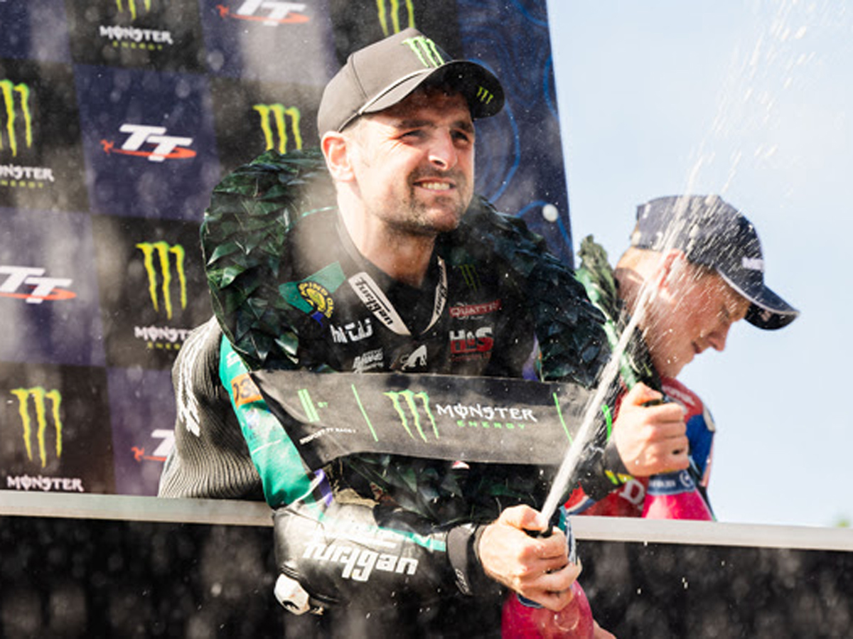 Michael Dunlop teki historiaa: 26. Mansaaren TT-kisojen voitto on nyt ...